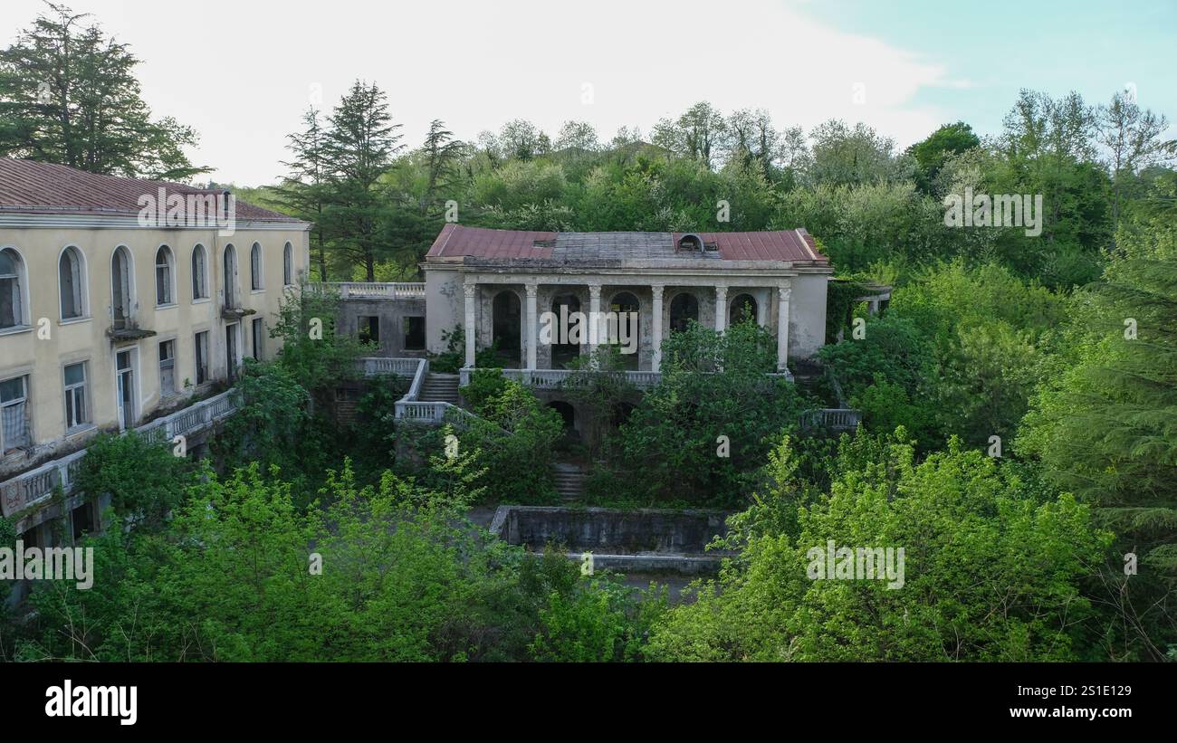 Abandoned building sanatorium georgia hi-res stock photography and ...