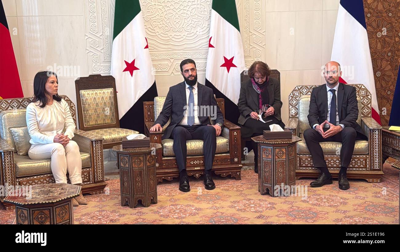 03 January 2025, Syria, Damaskus: Foreign Minister Annalena Baerbock (l ...
