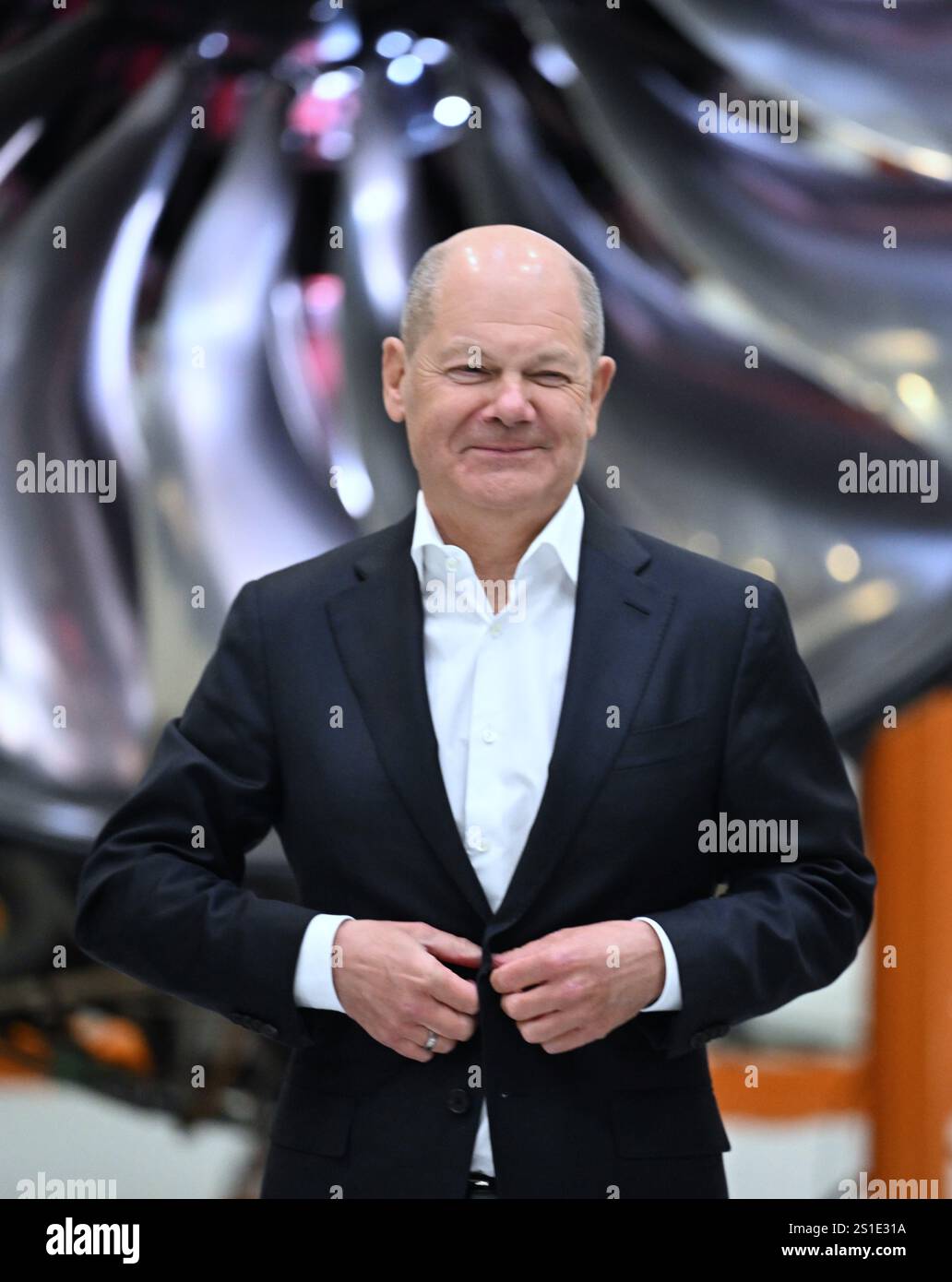 Blankenfelde Mahlow, Germany. 03rd Jan, 2025. Federal Chancellor Olaf ...