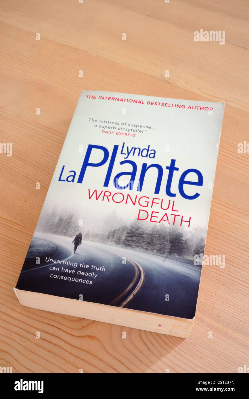 Lynda laplante book hi-res stock photography and images - Alamy