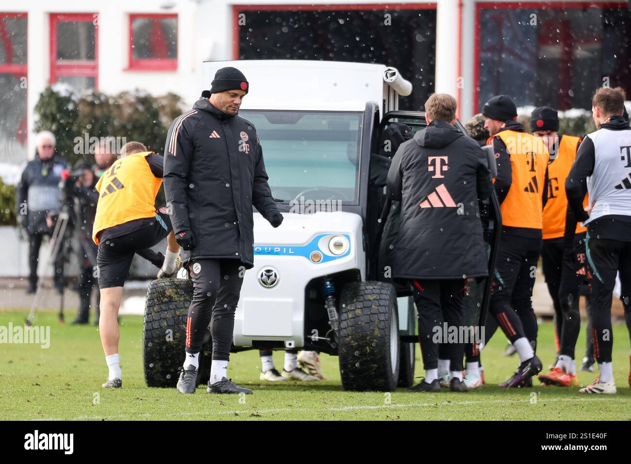 Vincent Kompany (FC Bayern Muenchen, Cheftrainer) beim Training, GER ...