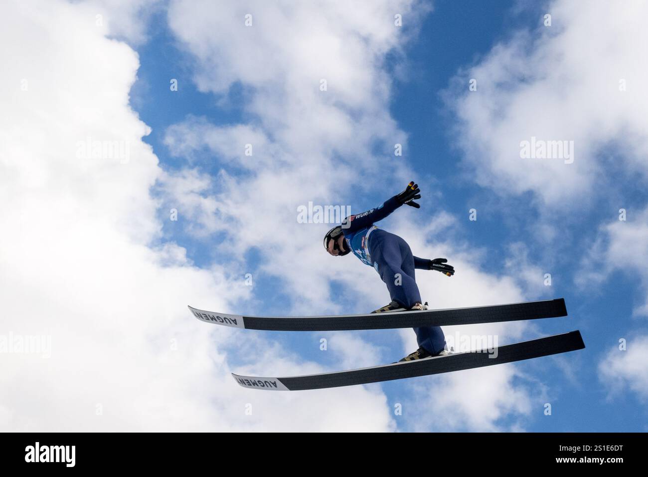 RAIMUND Philipp (Deutschland) beim Absprung, dahinter Wolken, AUT, FIS ...