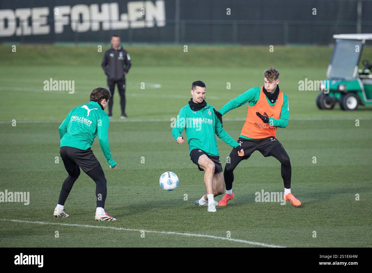 Rocco Reitz, Julian Weigl und Niklas Swider - Training Borussia M ...