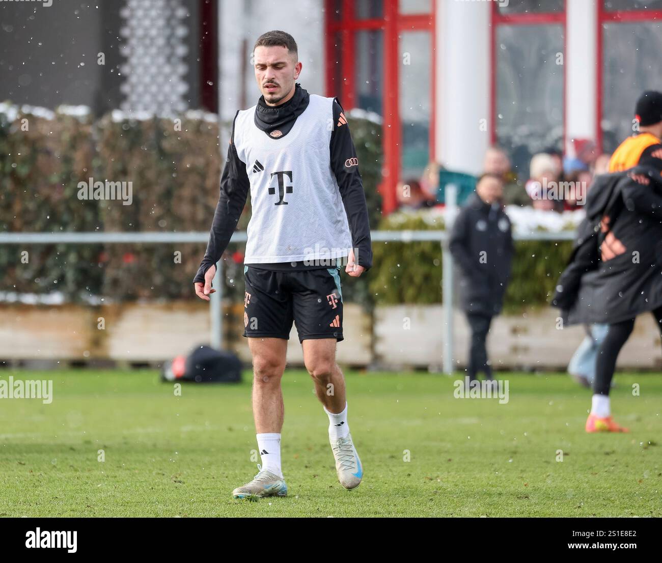 Muenchen, Deutschland. 03rd Jan, 2025. Arijon Ibrahimovic (FC Bayern ...