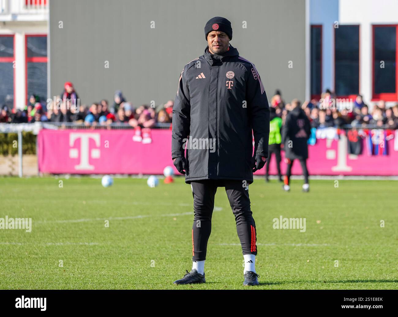 Vincent Kompany (FC Bayern Muenchen, Cheftrainer) beim Training, GER ...