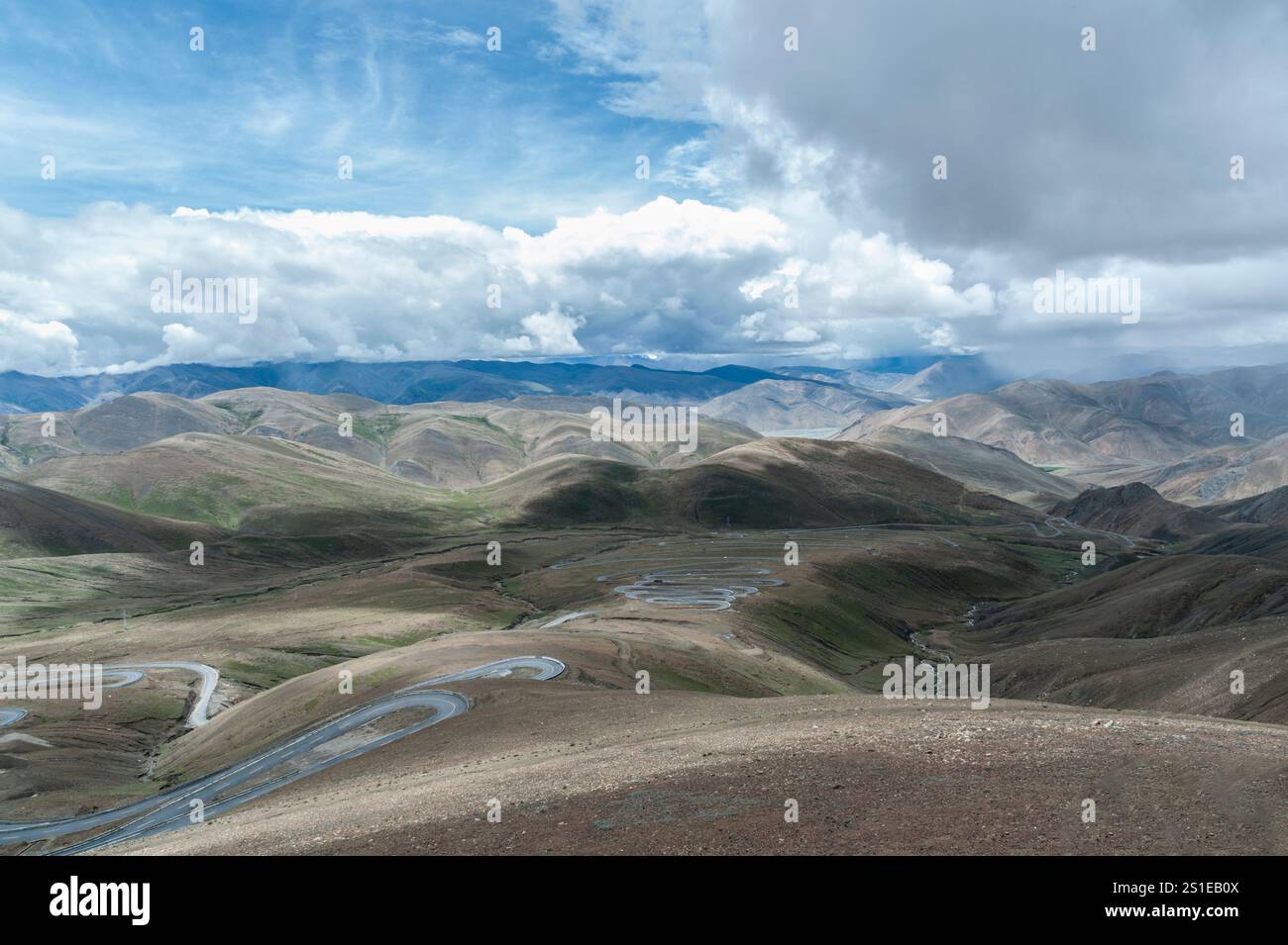 Pang La Pass (5,200m) is the last pass before reaching Mount Everest ...