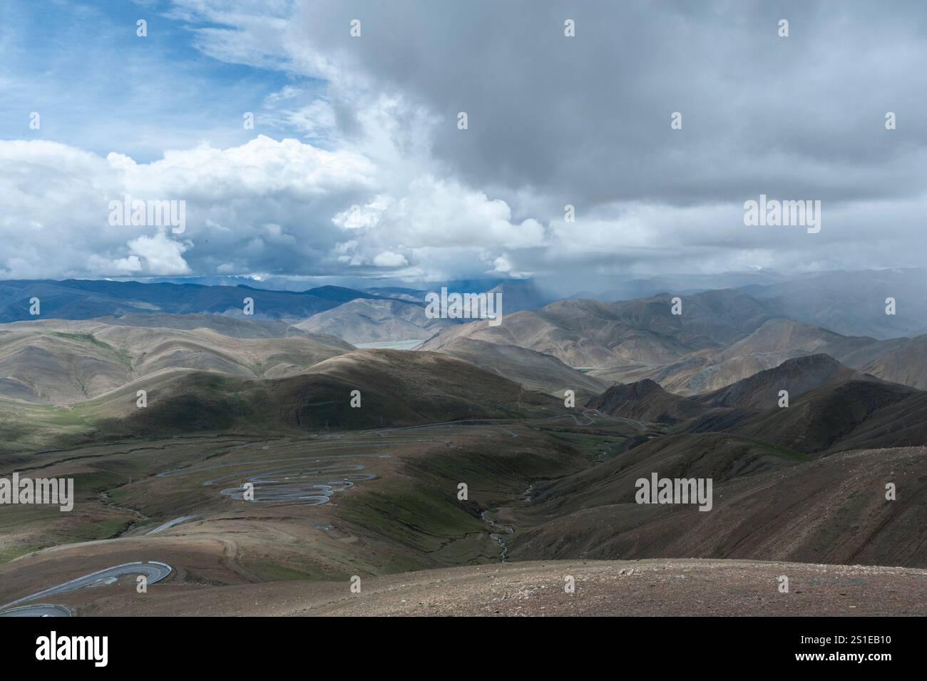 Pang La Pass (5,200m) is the last pass before reaching Mount Everest ...