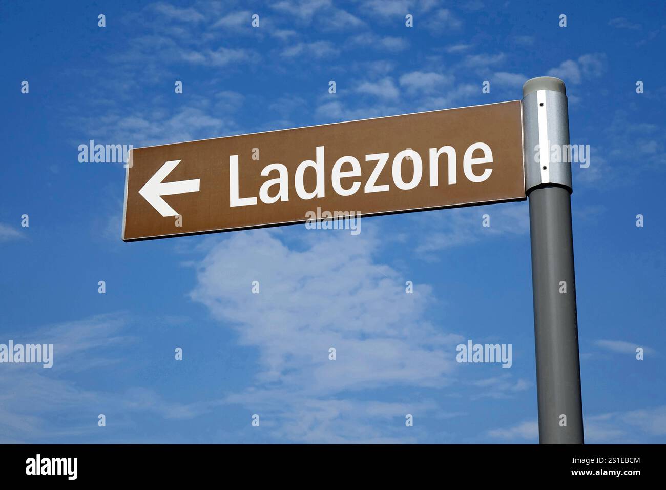 Loading 2025 hi-res stock photography and images - Alamy