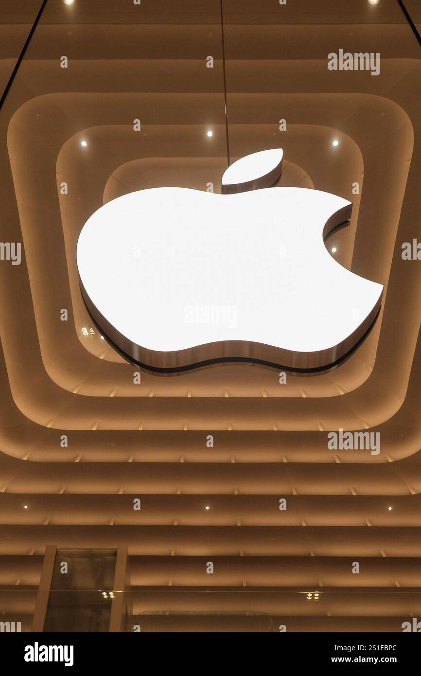 Kuala Lumpur, Kuala Lumpur, Malaysia. 29th Dec, 2024. Apple company ...