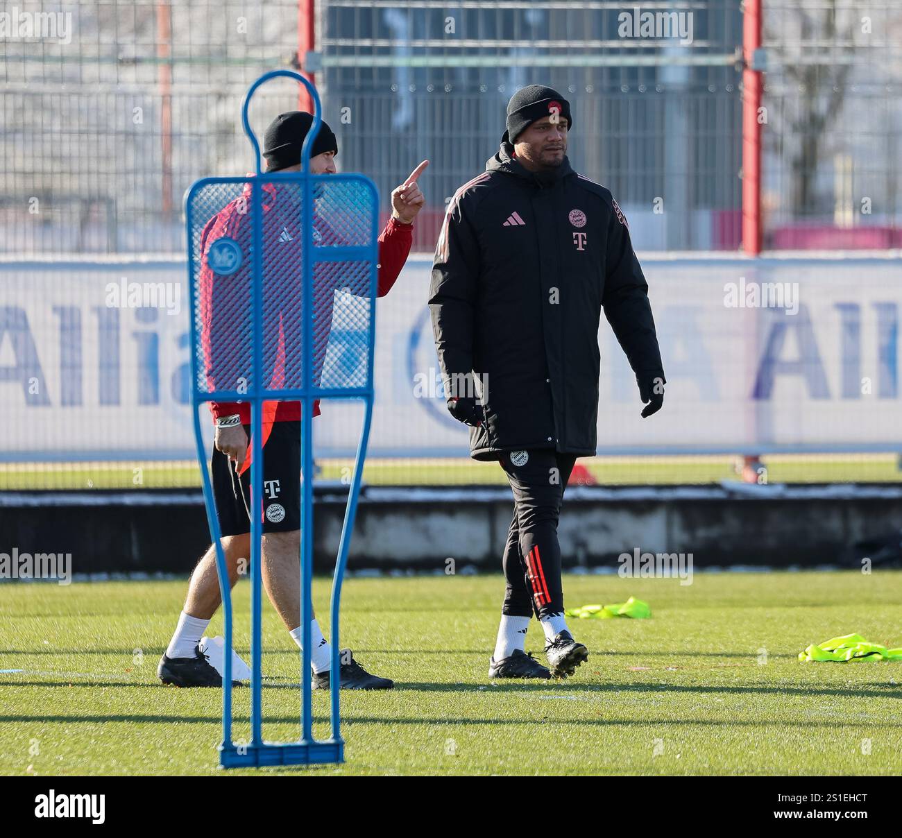 Vincent Kompany (FC Bayern Muenchen, Cheftrainer) beim Training, GER ...