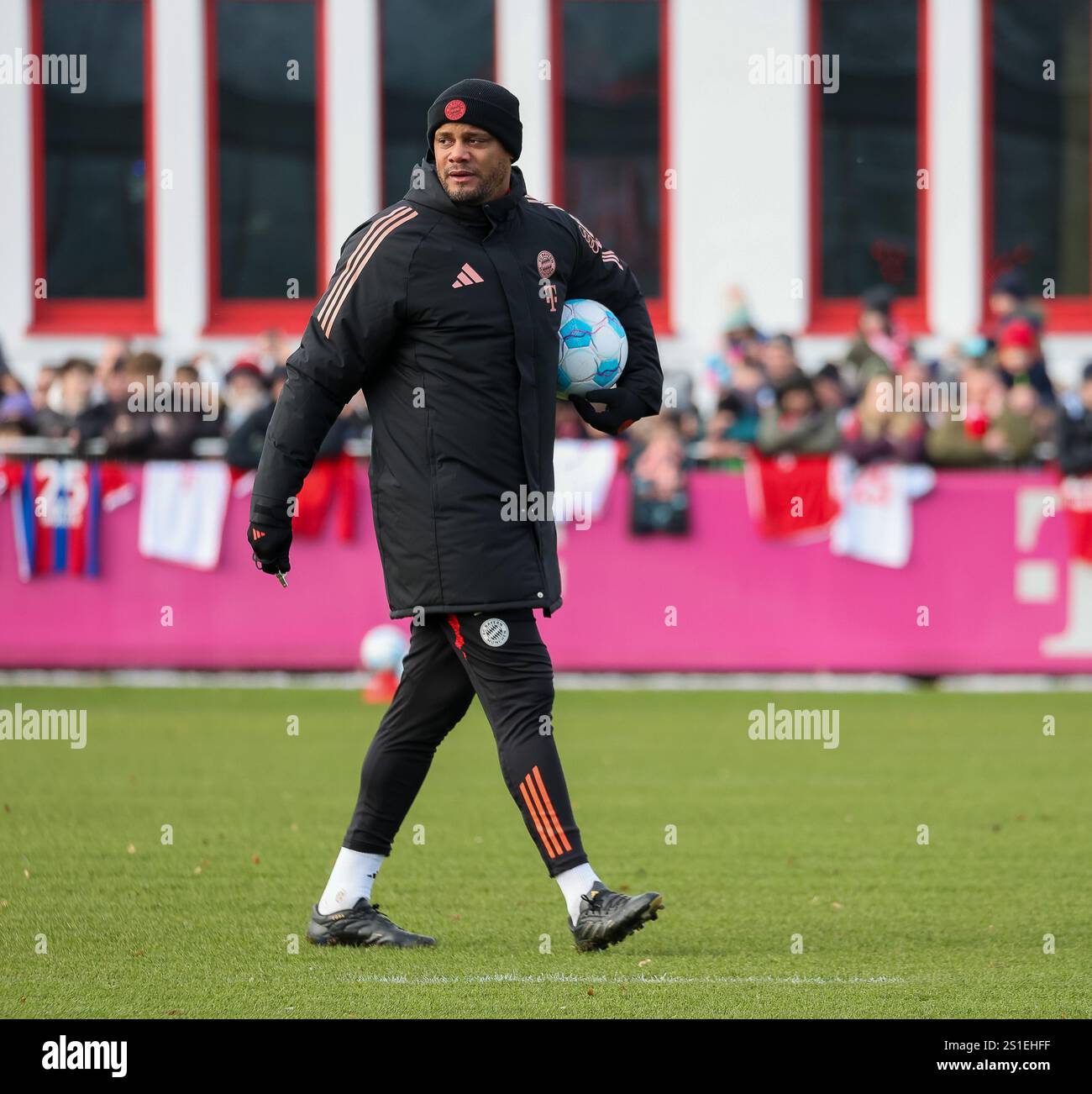 Vincent Kompany (FC Bayern Muenchen, Cheftrainer) beim Training, GER ...