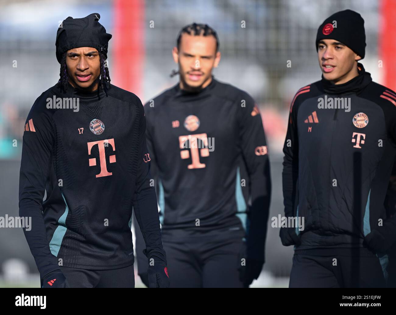 Munich, Germany. 03rd Jan, 2025. Soccer: Bundesliga, public training FC ...
