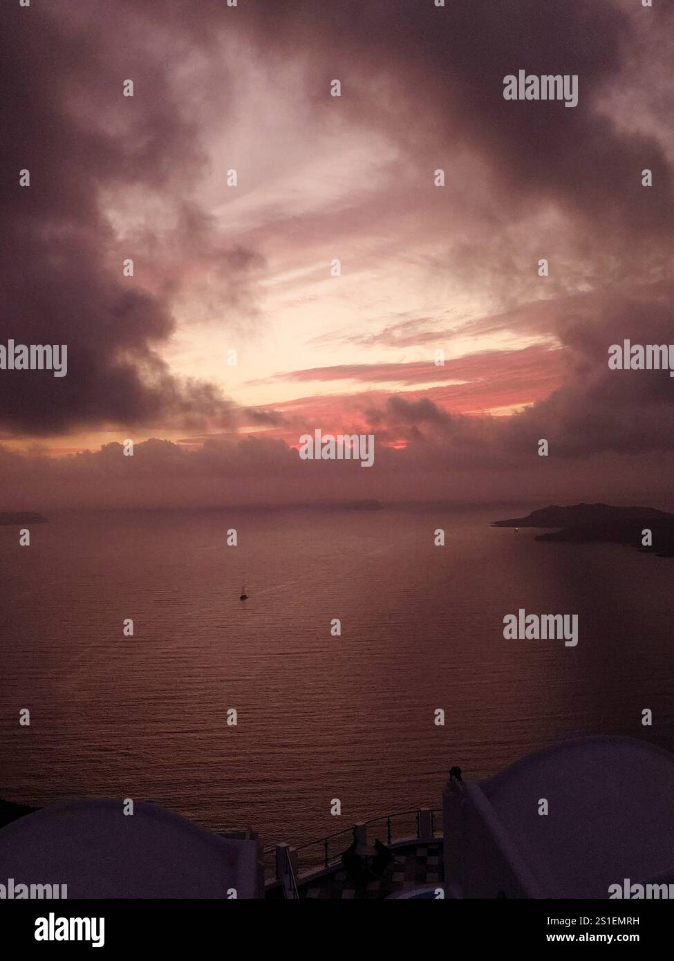 Stunning evening view of the caldera of Santorini Stock Photo - Alamy