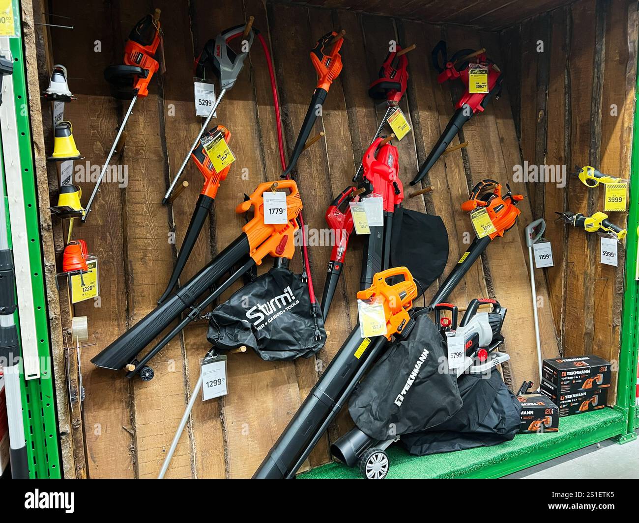 Showcase of trimmers hi-res stock photography and images - Alamy