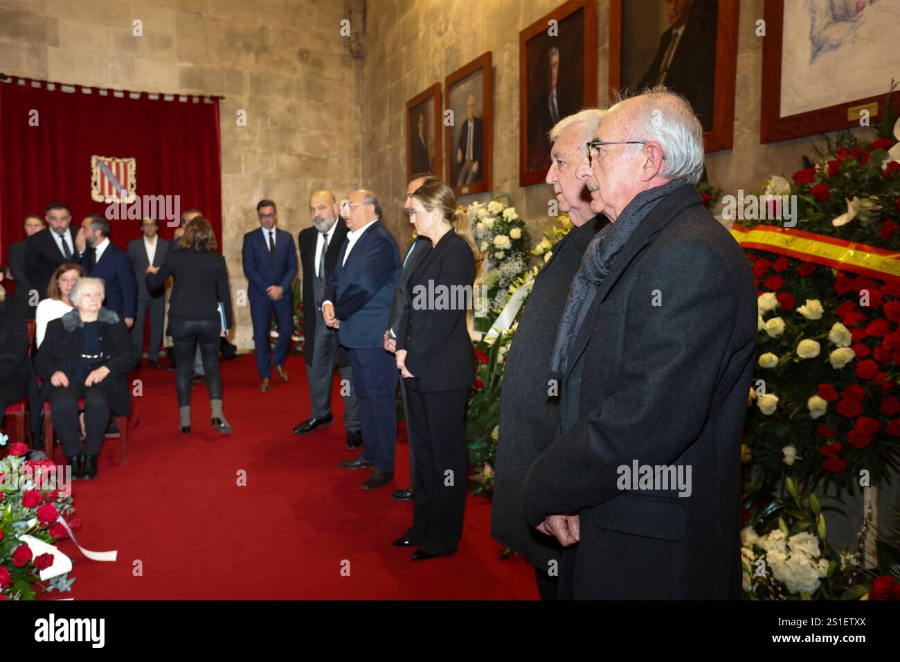 Dozens of people during the funeral chapel of Francesc Antich, at the ...