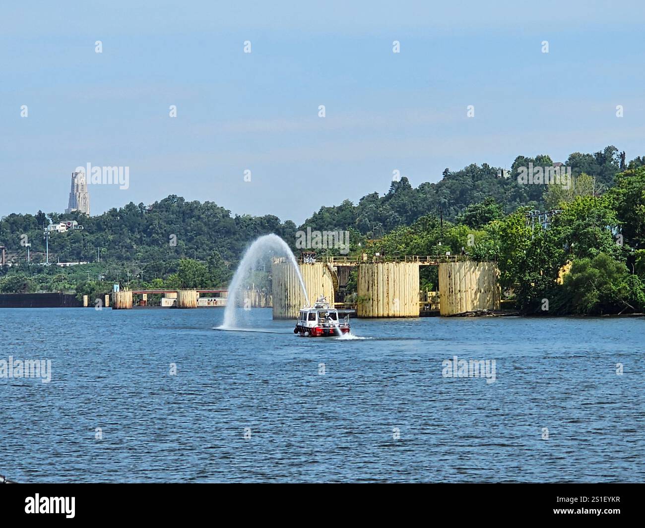 Pittsburgh fireboat hi-res stock photography and images - Alamy
