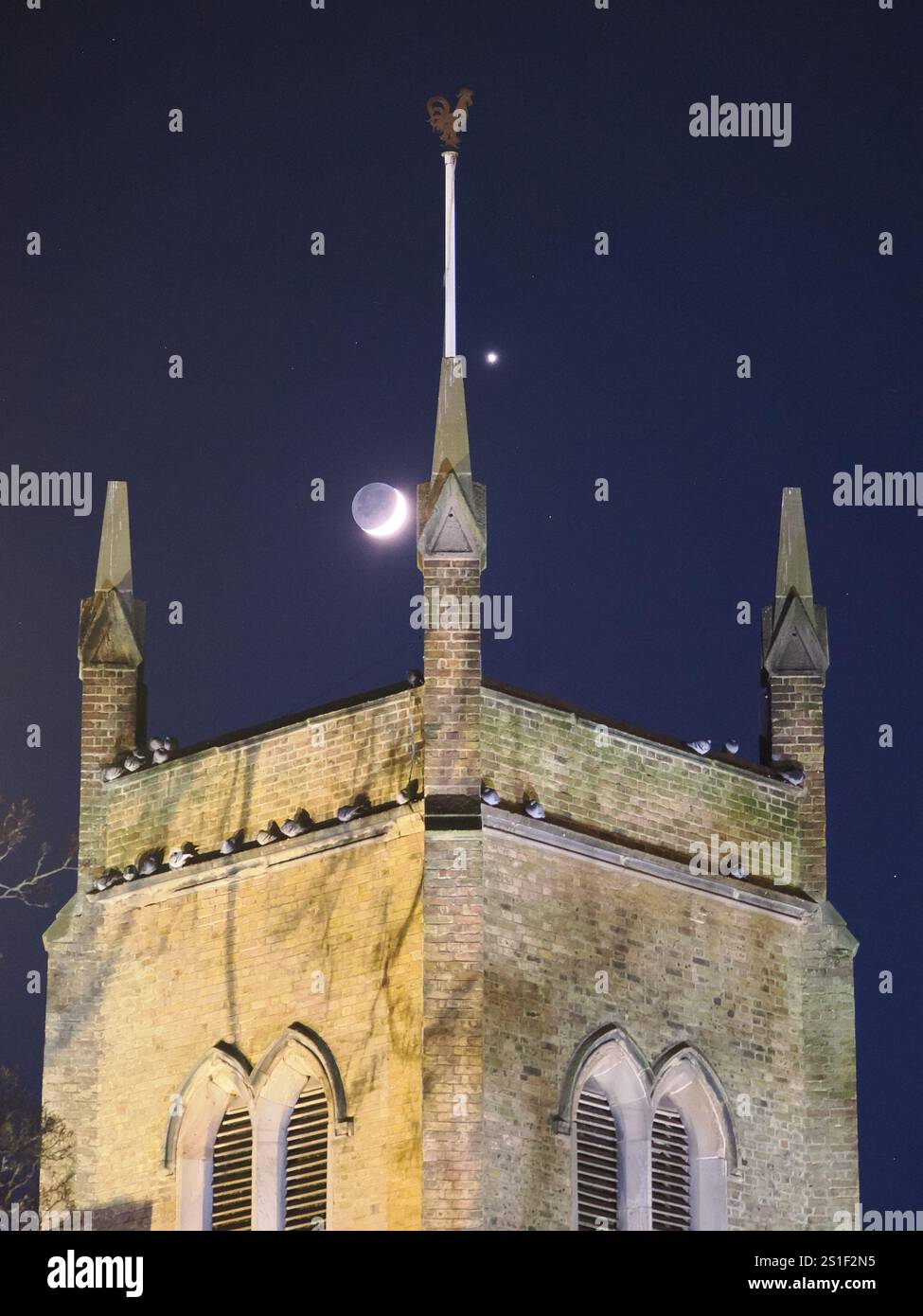 Sheerness, Kent, UK. 3rd Jan, 2025. UK Weather: the crescent moon seen ...