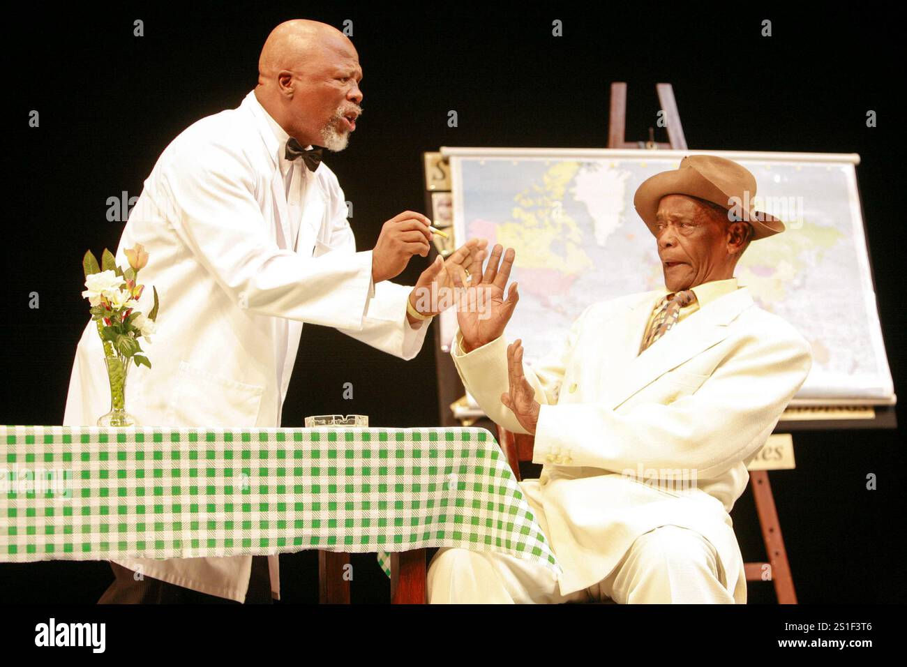 l-r: John Kani (Styles), Winston Ntshona (Robert Zwenlizima, formerly ...