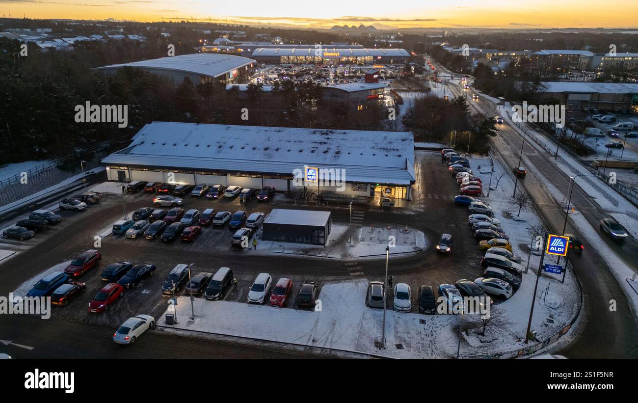 Aerial view of the Aldi supermarket, Livingston, West Lothian, Scotland ...
