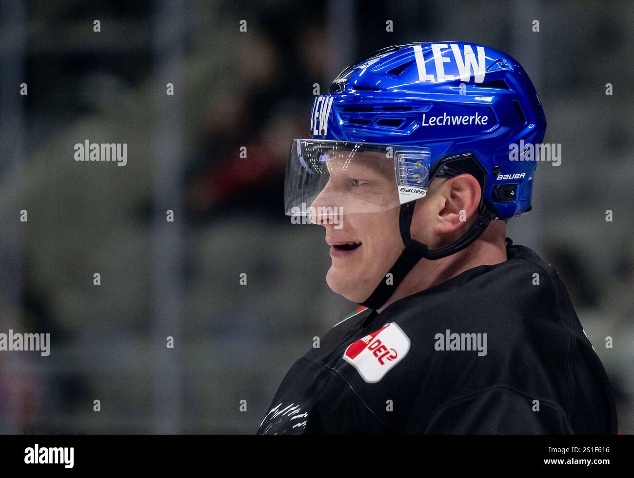 Denis Reul (Augsburger Panther, #29) beim Warmup / Portrait / Portraet ...