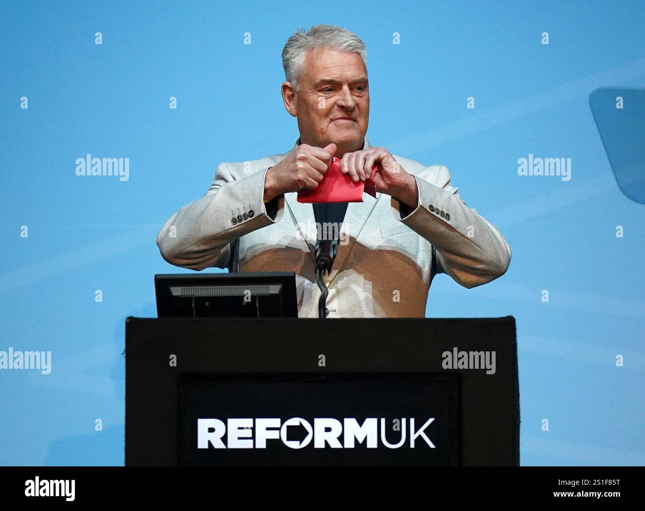 Reform UK MP Lee Anderson ripping up a letter he says he received from ...