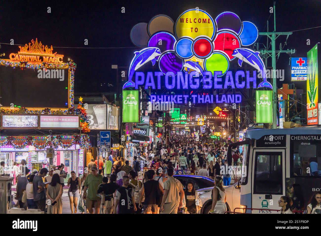 Bangla Street Patong. Walking Sstreet mit Go-Go-Bars, Bars, Cannabis ...