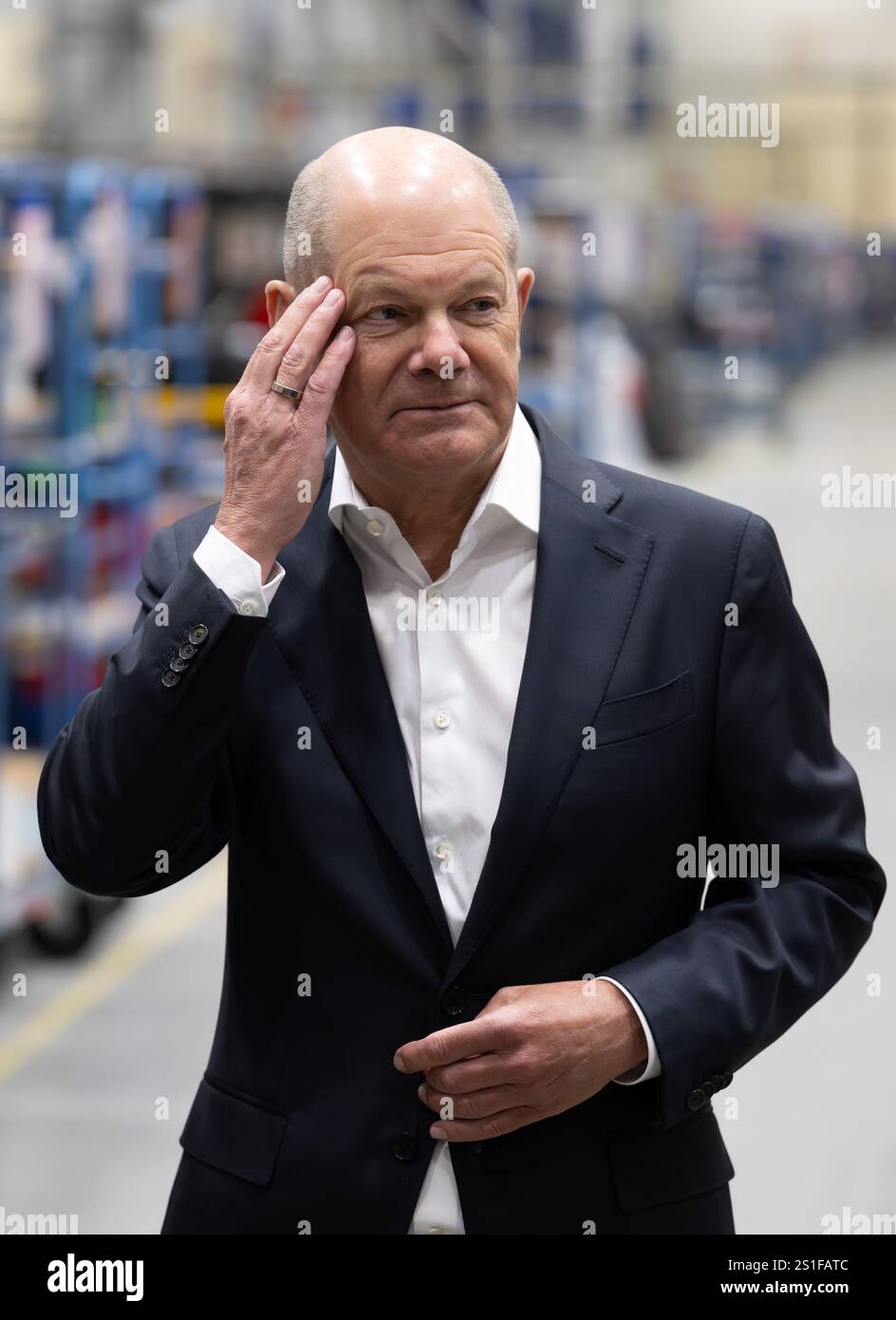 Blankenfelde Mahlow, Germany. 03rd Jan, 2025. Federal Chancellor Olaf ...