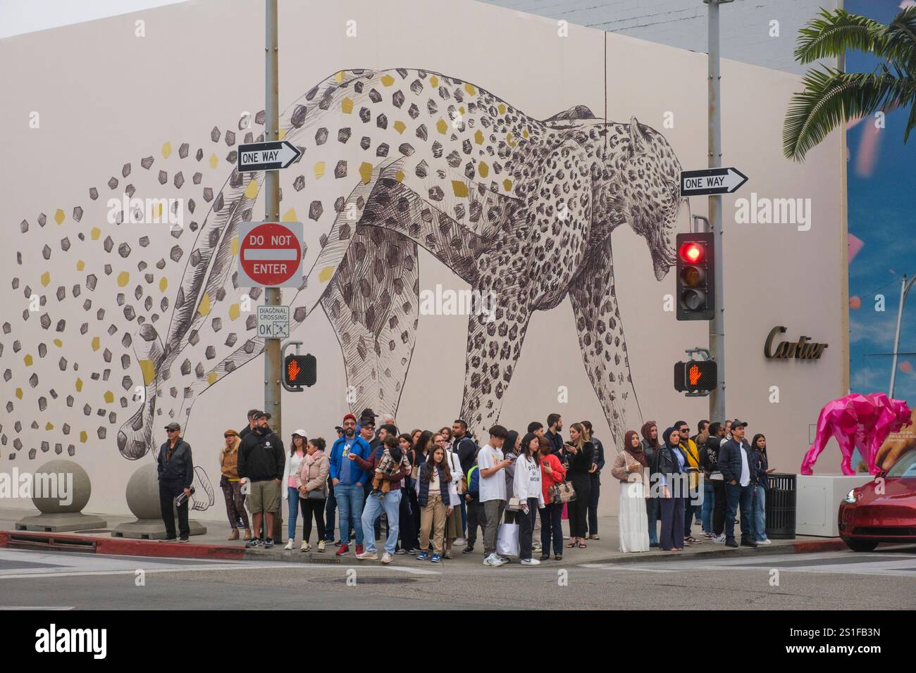Crowd on Rodeo Drive during Christmas break, Beverly Hills, Los Angeles ...