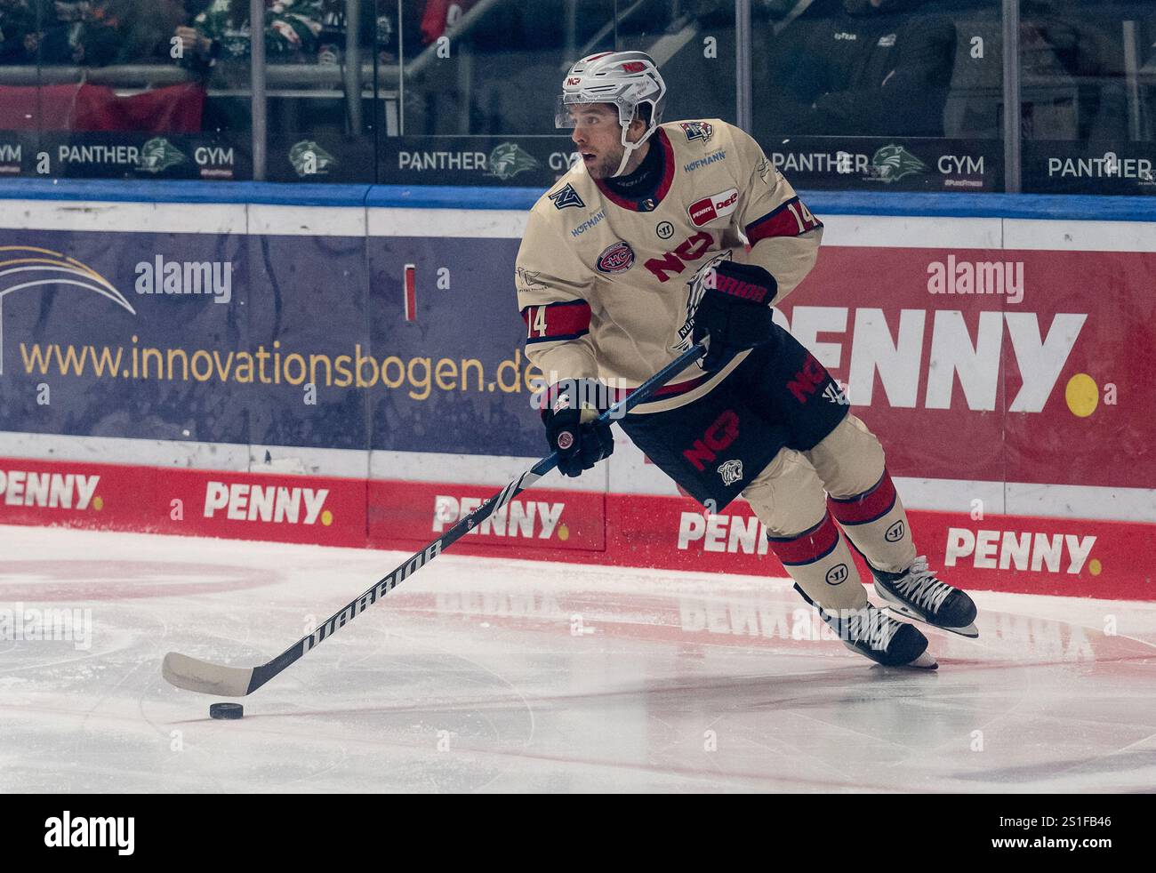 Cole Maier (Nuernberg Ice Tigers, #14). GER, Augsburger Panther vs ...