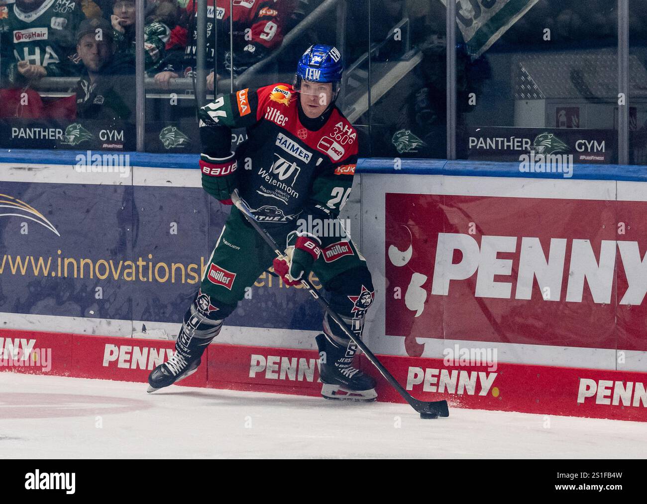 T.J. Trevelyan (Augsburger Panther, #24). GER, Augsburger Panther vs ...