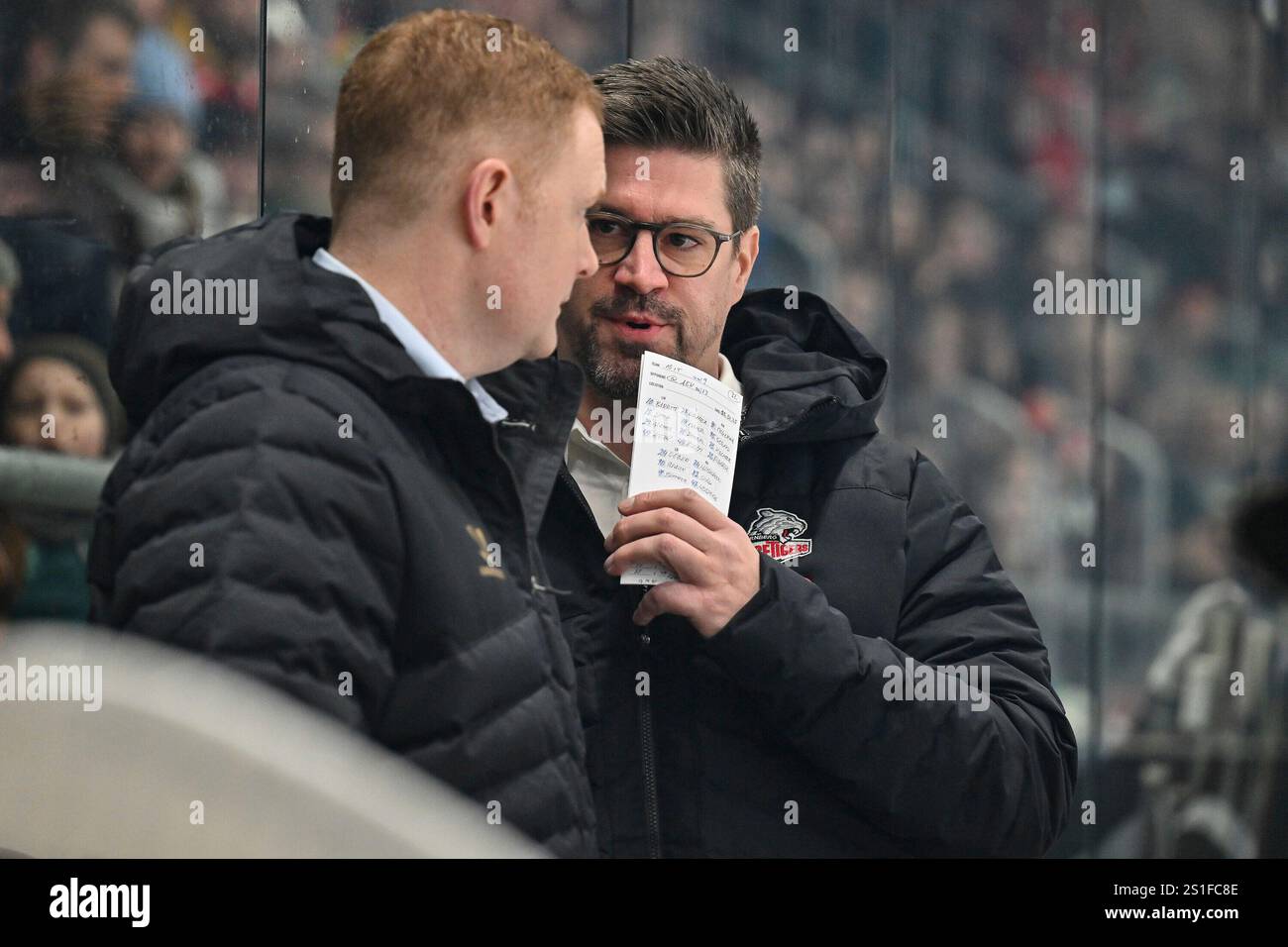 Augsburg, Deutschland. 03rd Jan, 2025. im Gespreach Mitch O?KEEFE Cheftrainer N?rnberg Ice ...