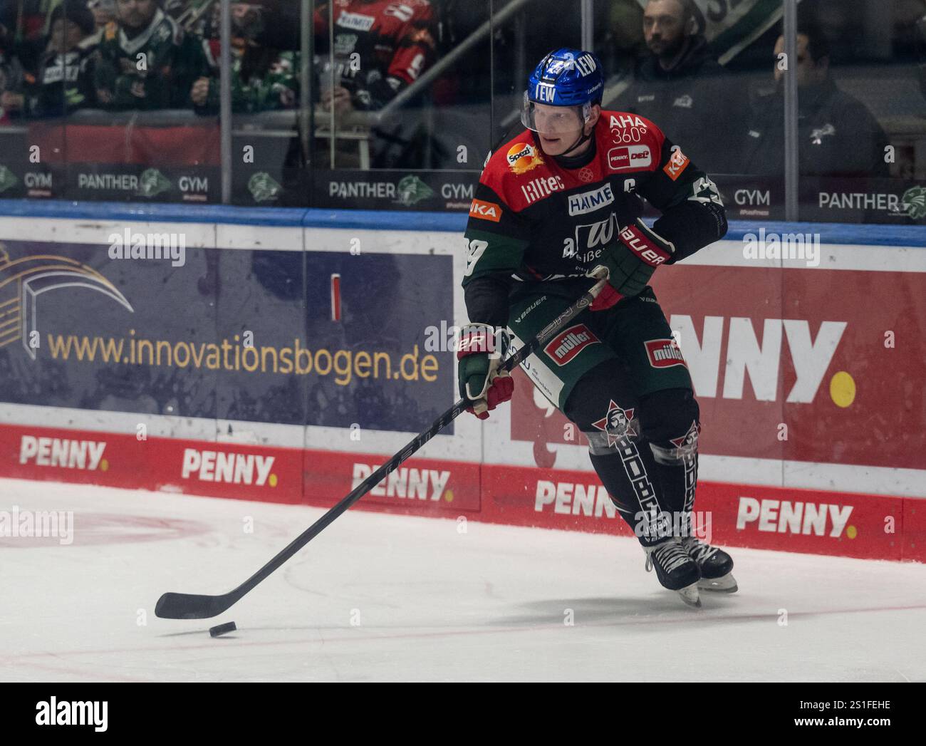 Denis Reul (Augsburger Panther, #29). GER, Augsburger Panther vs ...