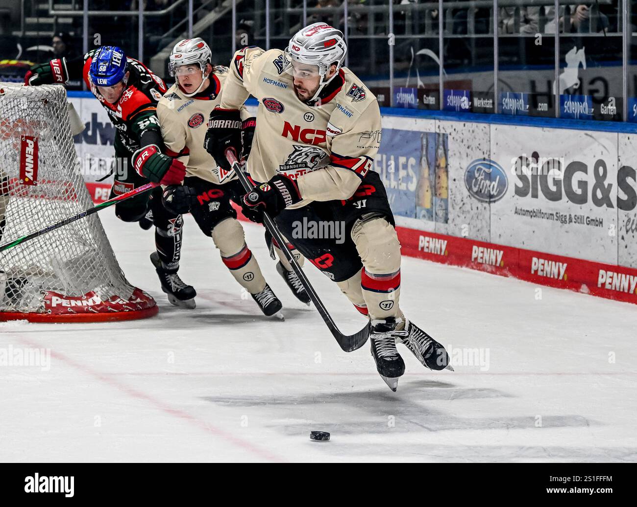 Samuel Dove-McFalls (Nuernberg Ice Tigers, #75). GER, Augsburger ...