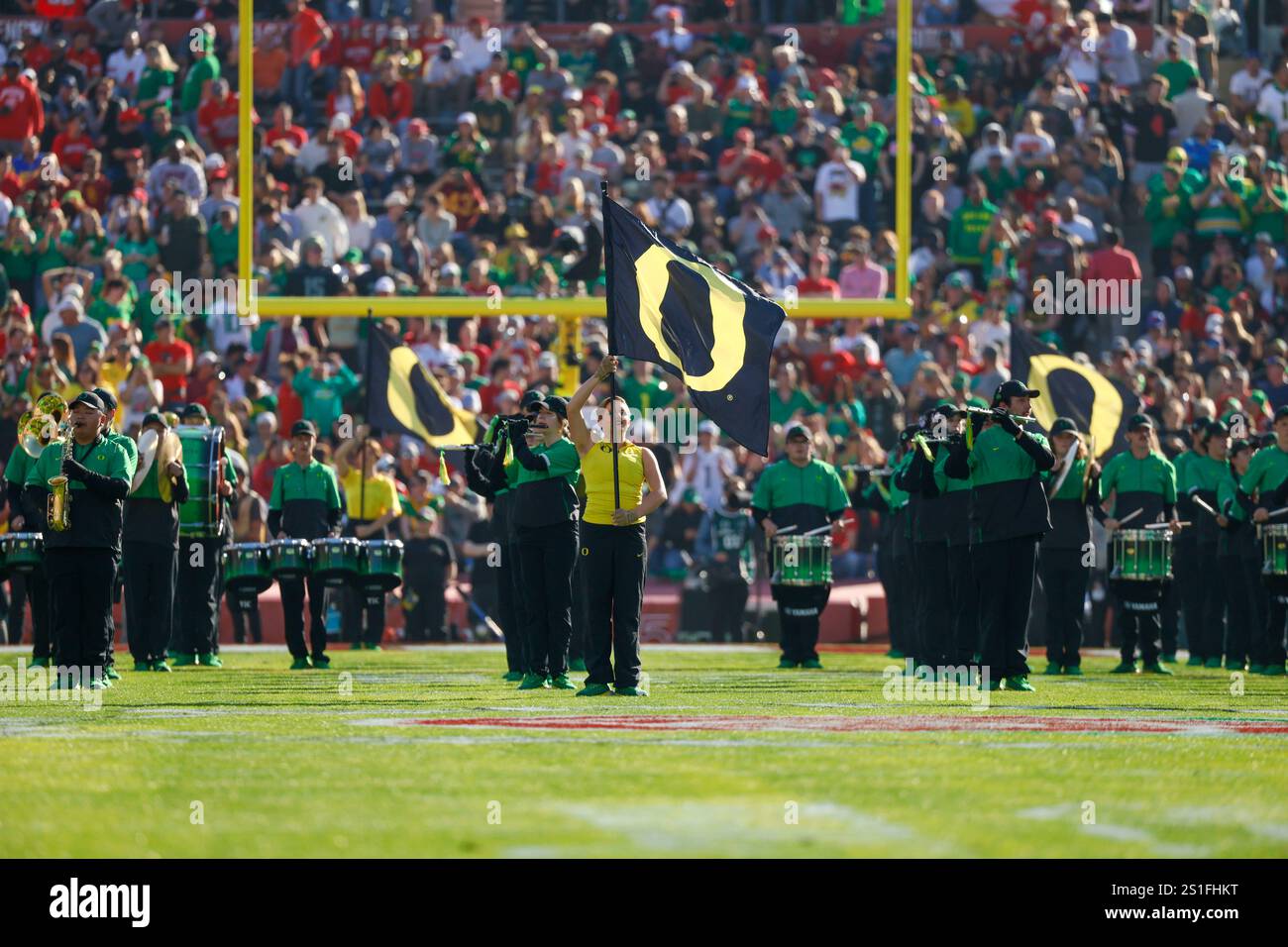 Pasadena, California, USA. 01st Jan, 2025. Oregon Ducks marching band ...