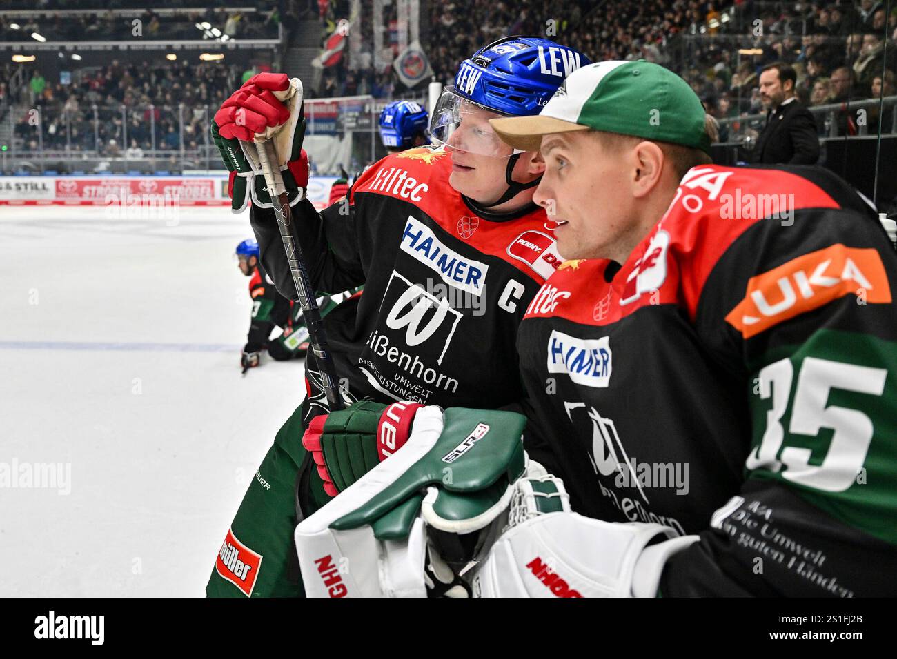 Augsburg, Deutschland. 03rd Jan, 2025. im gespreach Denis REUL (Augsburger Panther #29) und ...
