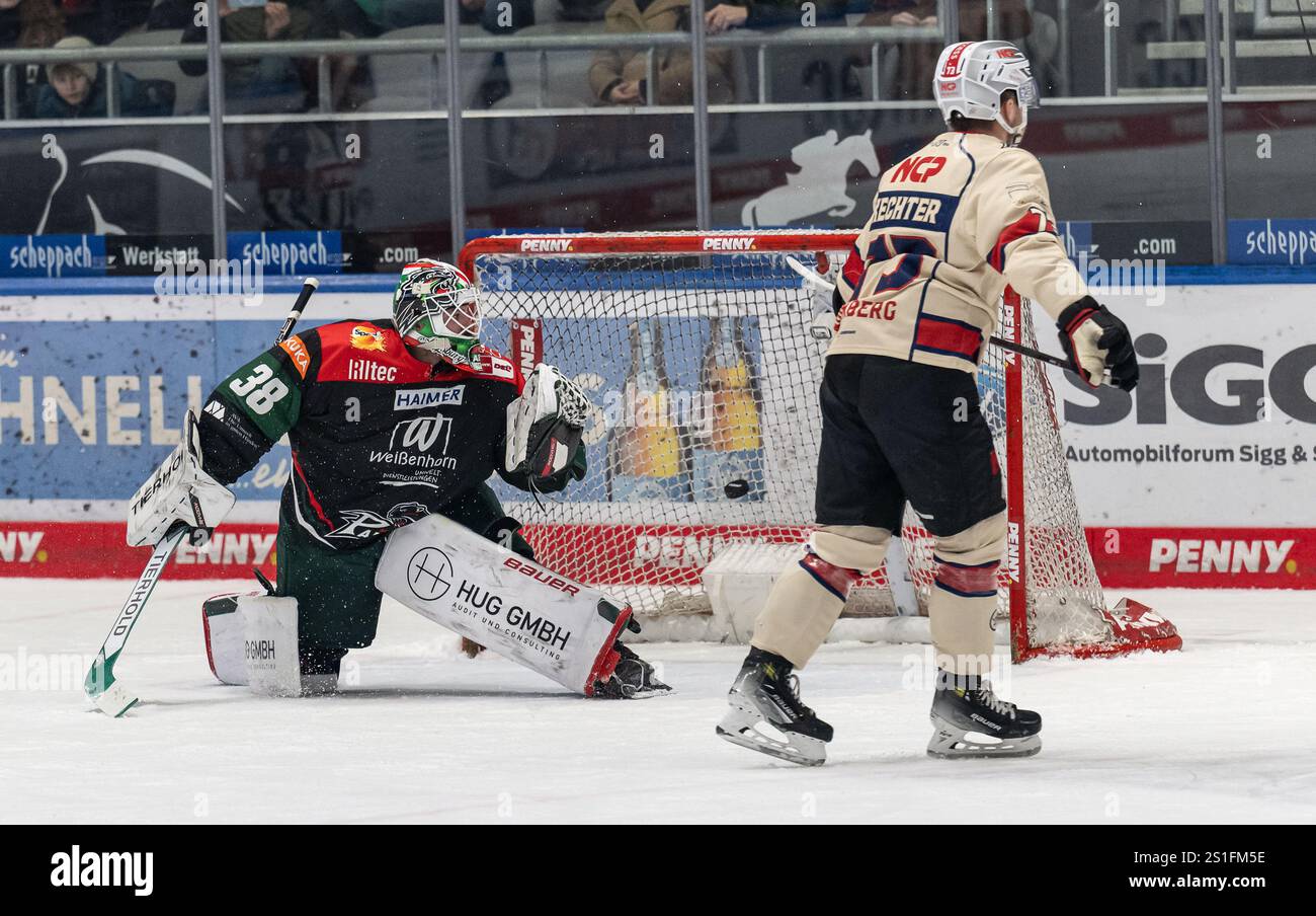 Roman Kechter (Nuernberg Ice Tigers, #73) trifft beim Penalty Shootout ...