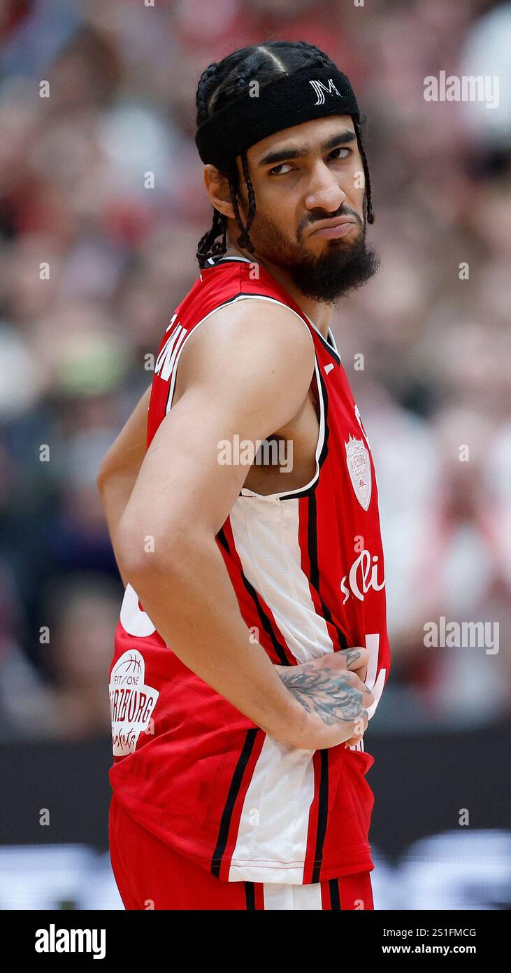 Wuerzburg, Deutschland. 03rd Jan, 2025. v.l. Jhivvan Jackson (Wuerzburg ...