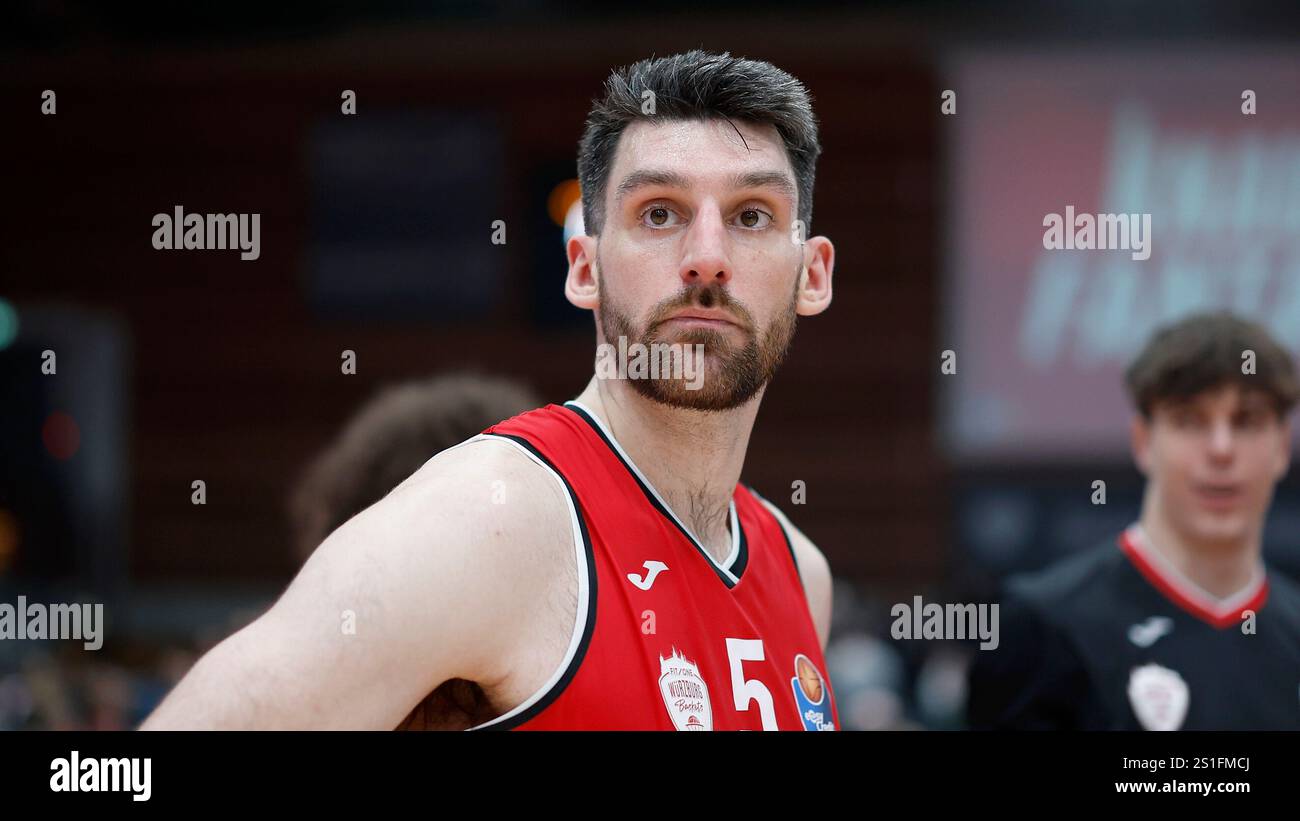 v.l. Owen Klassen (Wuerzburg Baskets, 5), 03.01.2025, Basketball, BBL ...