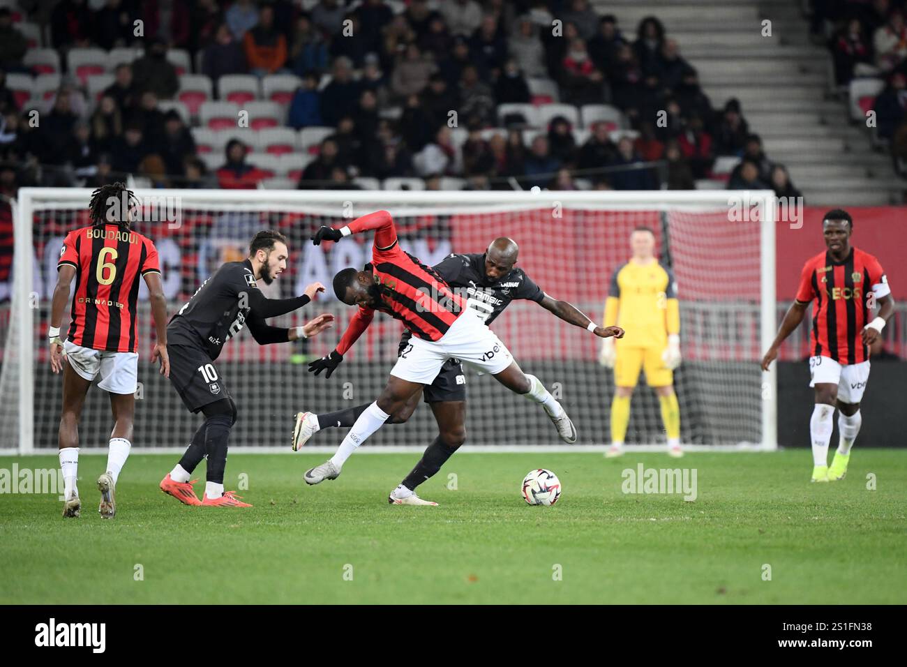 22 Tanguy NDOMBELE (ogcn) - 10 Amine GOUIRI (srfc) - 75 Seko FOFANA ...