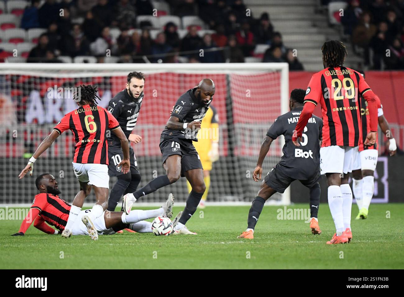 22 Tanguy NDOMBELE (ogcn) - 10 Amine GOUIRI (srfc) - 75 Seko FOFANA ...