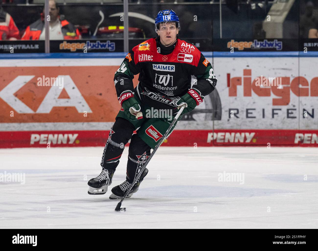 Augsburg, Deutschland. 03rd Jan, 2025. Mark Zengerle (Augsburger ...