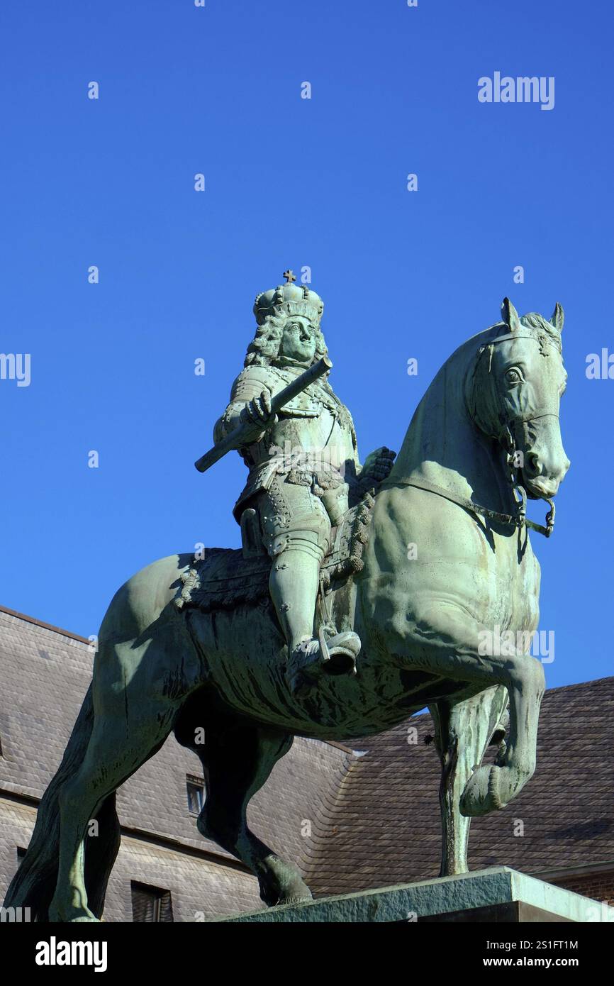 The equestrian monument of Elector Jan-Wellem on his trotting horse in ...