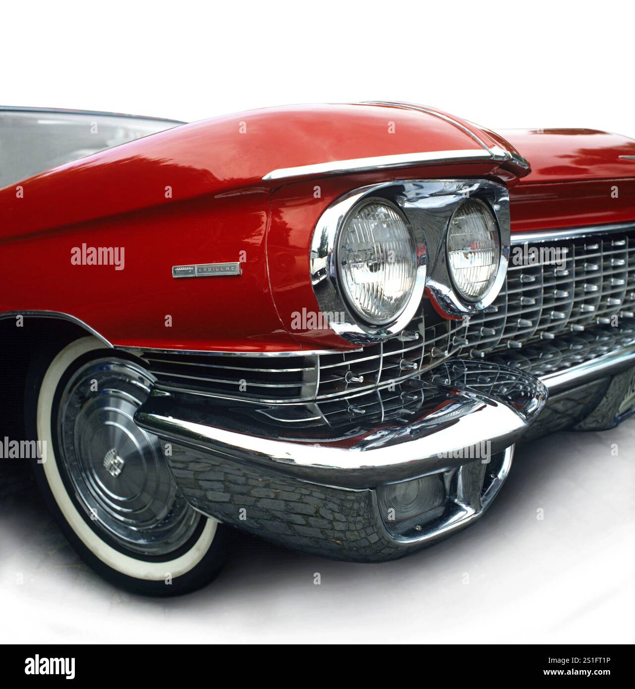 Dynamic perspective on the radiator grille, bumper and headlights of an ...