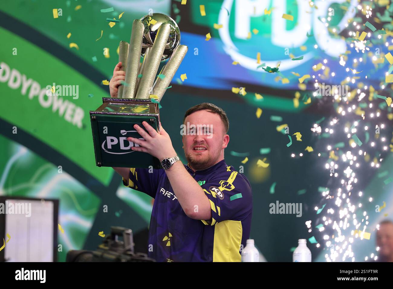 Alexandra Palace, London, UK. 3rd Jan, 2025. 2024/25 PDC Paddy Power ...