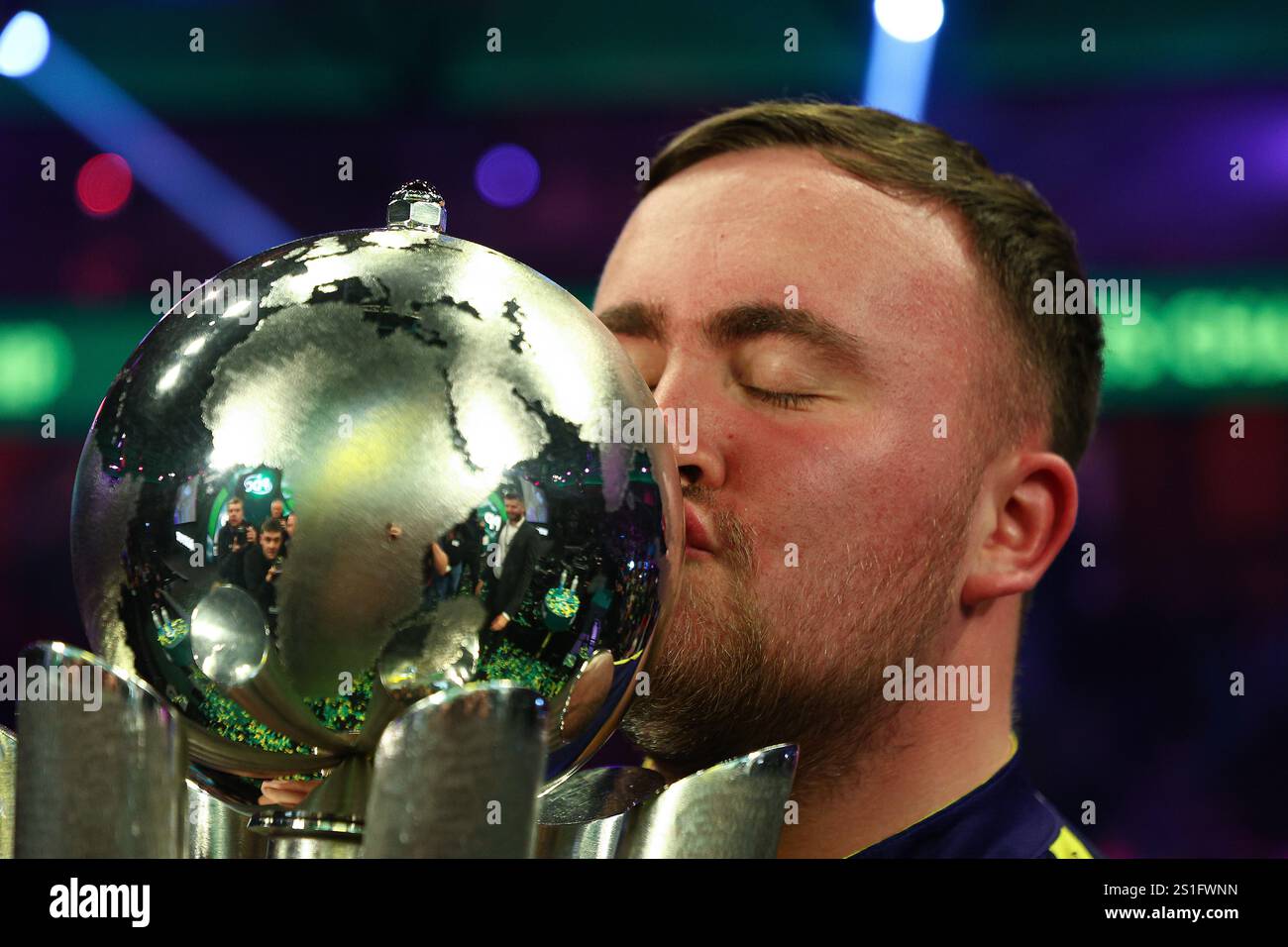 Alexandra Palace, London, UK. 3rd Jan, 2025. 2024/25 PDC Paddy Power ...