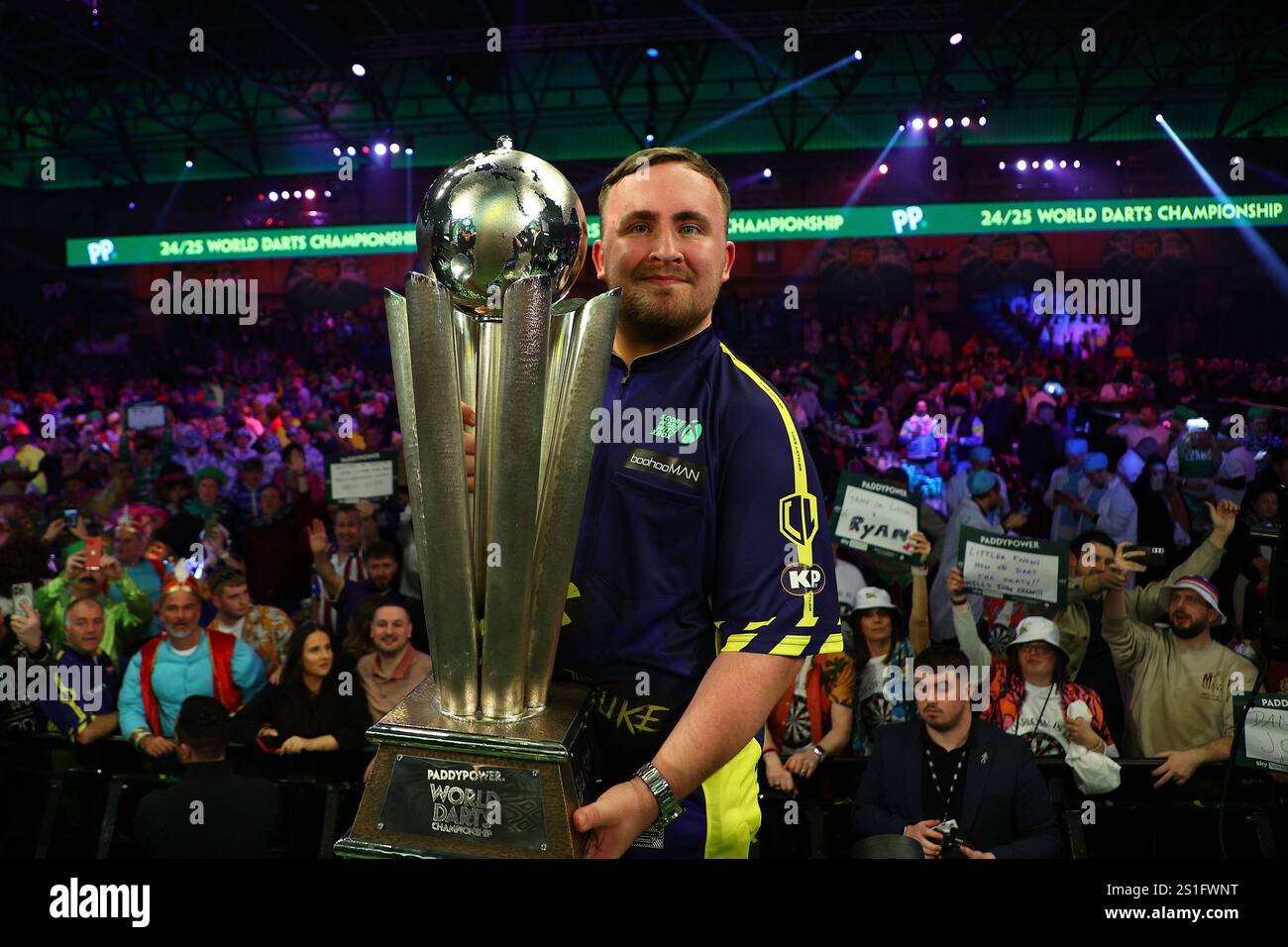 Alexandra Palace, London, UK. 3rd Jan, 2025. 2024/25 PDC Paddy Power ...