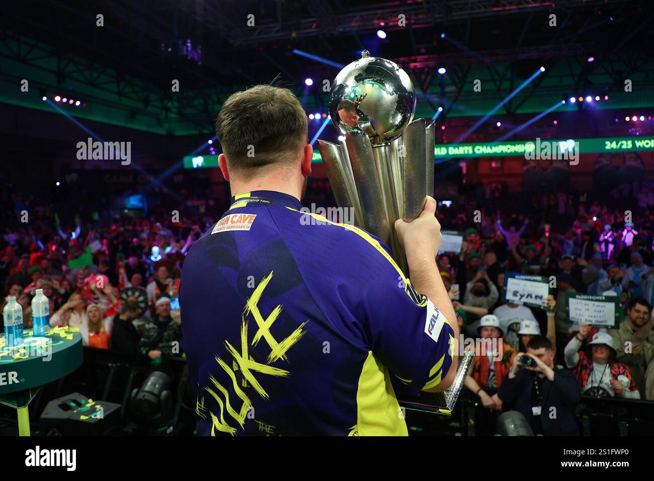 3rd January 2025, Alexandra Palace, London, England; 2024/25 PDC Paddy ...