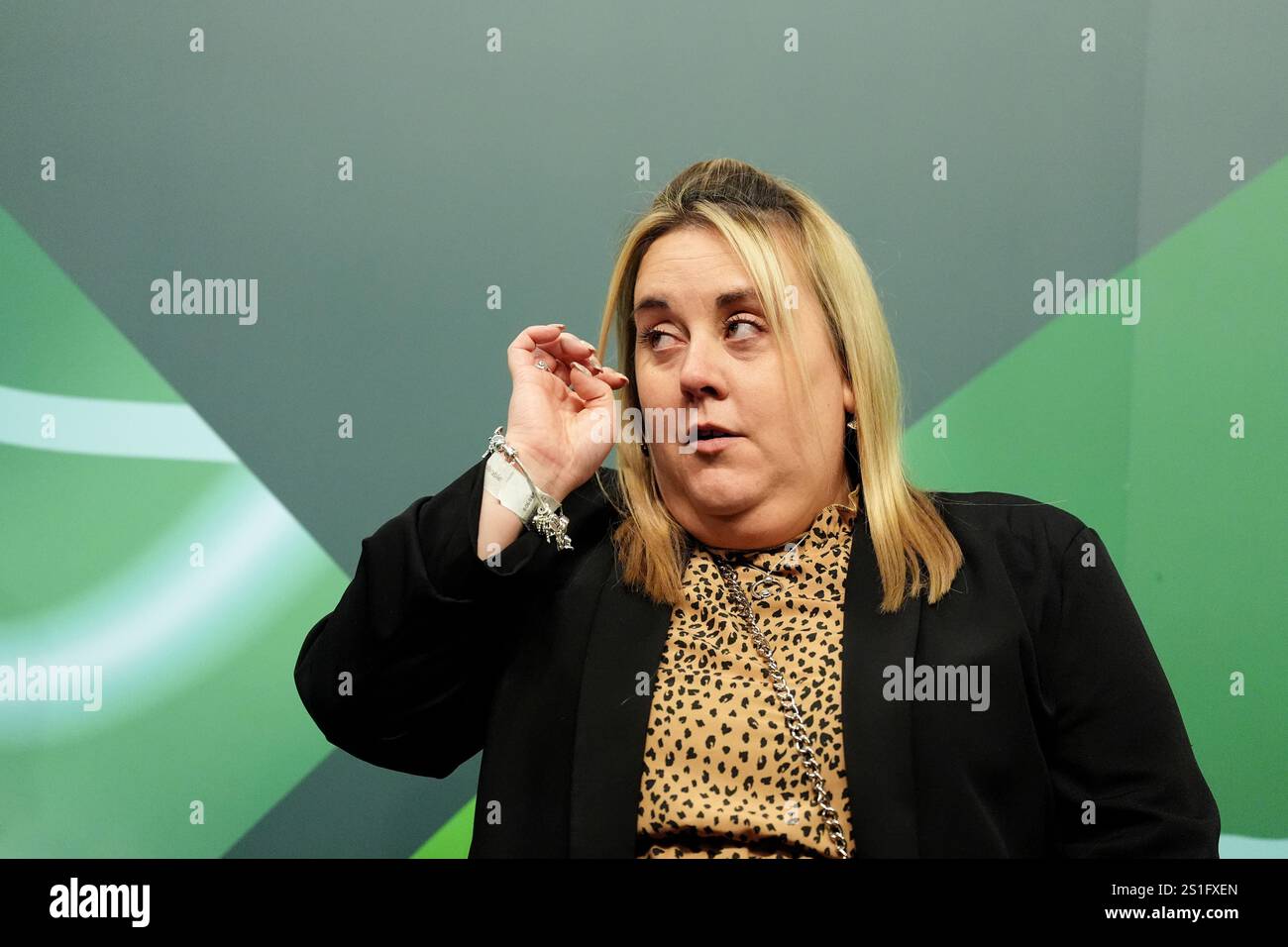 Luke Littler's mother Lisa reacts after he wins the Paddy Power World ...