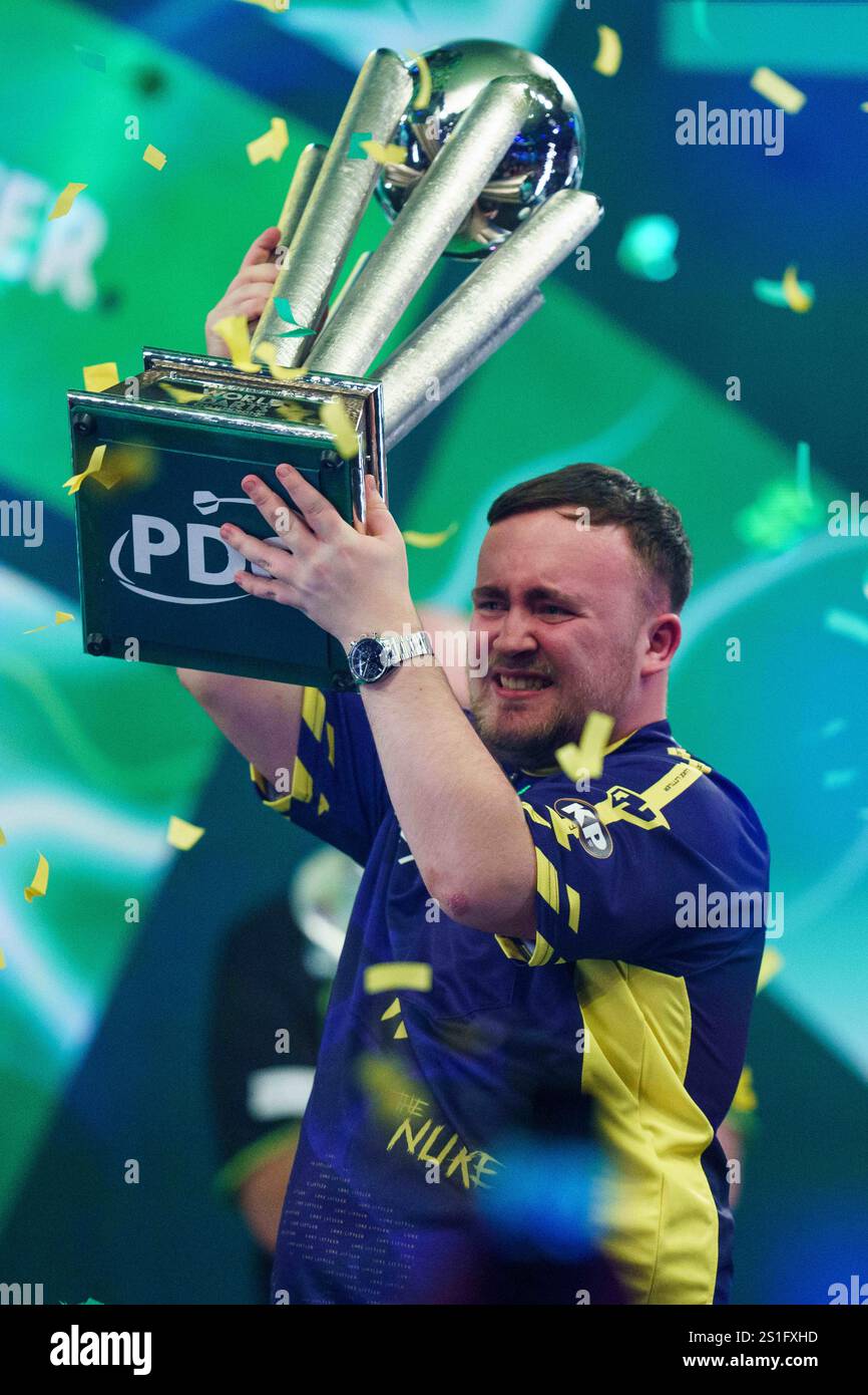 London, UK. 03rd Jan, 2025. Luke Littler lifting the Paddy Power World ...
