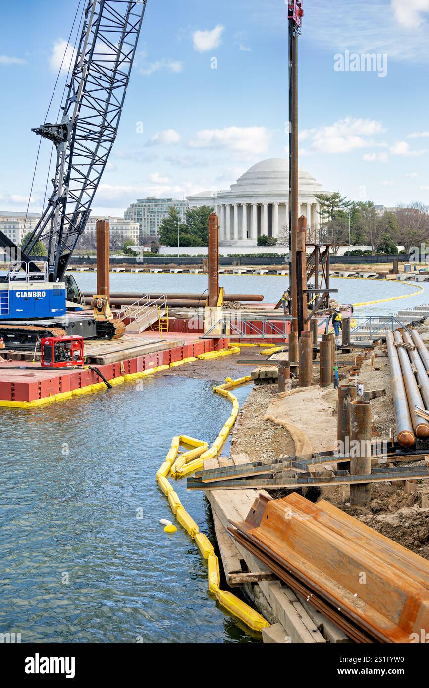 WASHINGTON DC — The Jefferson Memorial is seen behind a major ...